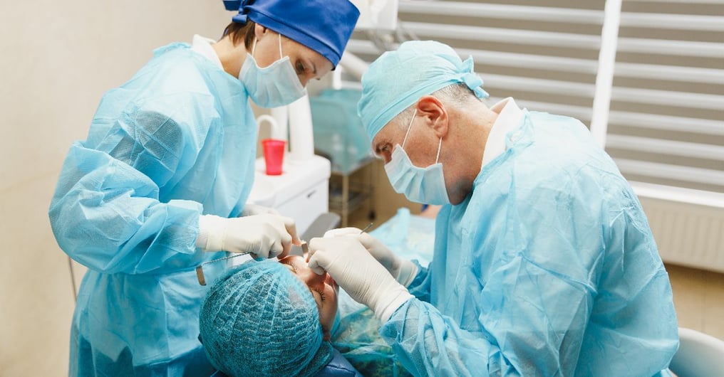 ¿Qué hace un Médico Cirujano Dentista?